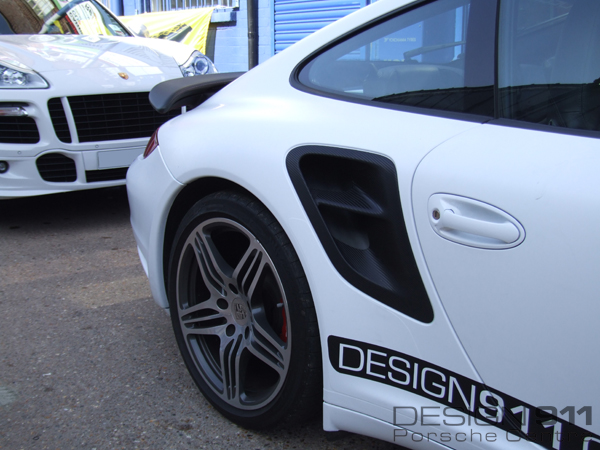 Porsche 997 Turbo Carbon & Matt White Wrap | Design 911