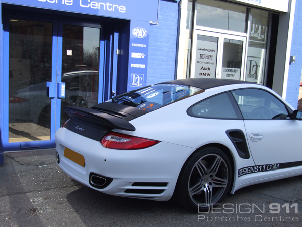 Porsche 997 Turbo Carbon & Matt White Wrap | Design 911