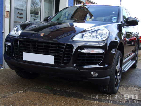 Porsche Cayenne with 20" Style 247BG Two Tone Alloy Wheels | Design 911