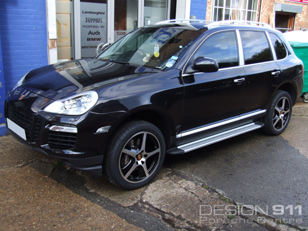 Porsche Cayenne with 20" Style 247BG Two Tone Alloy Wheels | Design 911