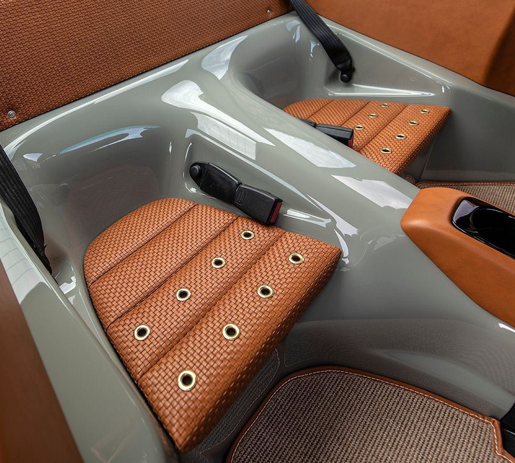 Smooth look interior package (rear seat delete) 964 1990-94 LHD ...