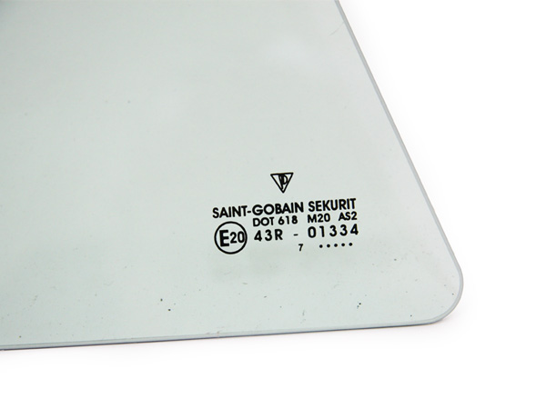 Porsche 993 Rear 1/4 Window Glass 99354310200 99354310100 - 99354310100 ...