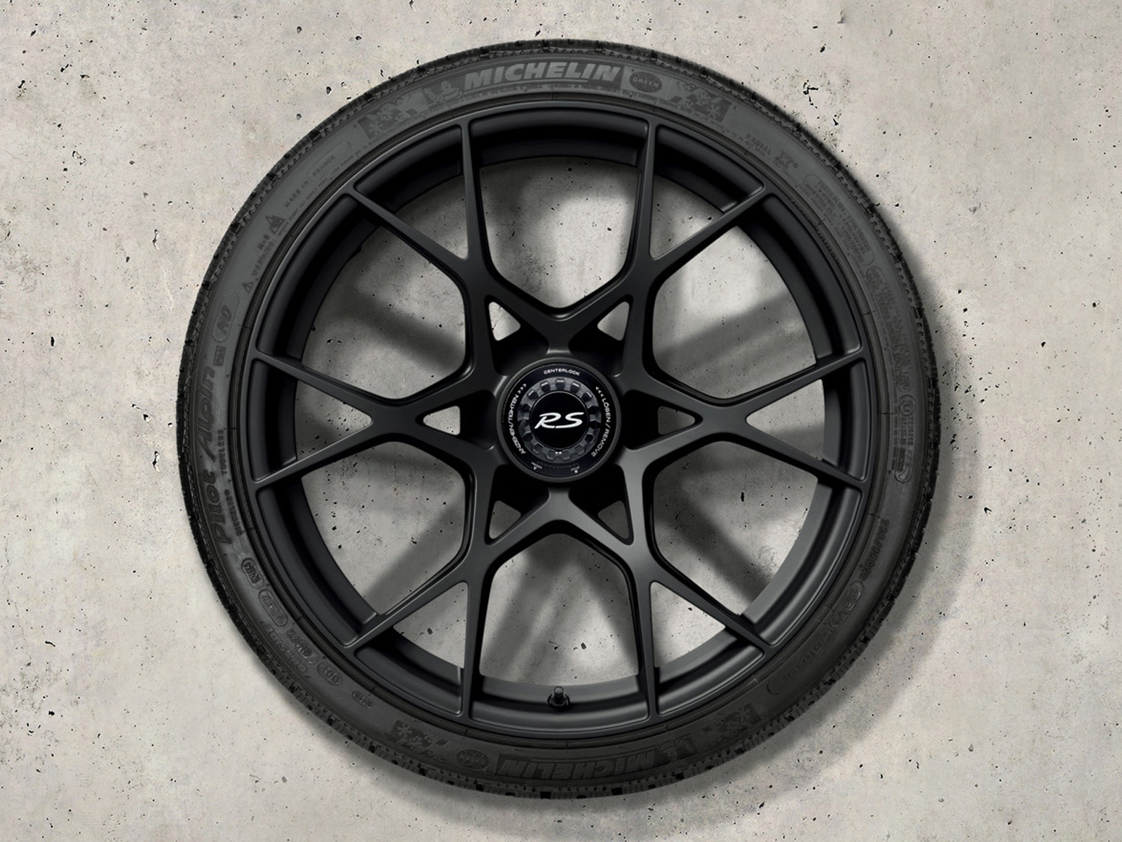 20" 718 Cayman GT4 RS in Black (satin-gloss) alloy wheels and winter ...