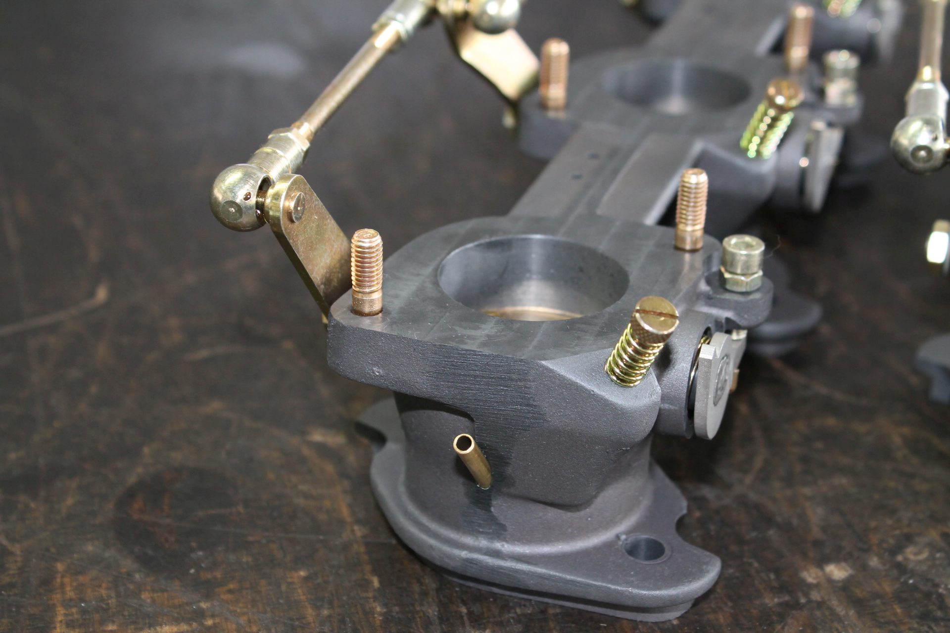 MFI throttle body complete. Porsche 911E 2.0ltr 1969 - 90111000100/1 ...