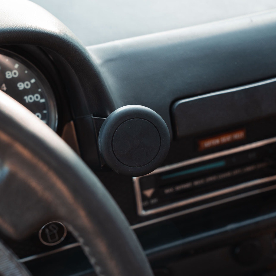 ExactFit Magnetic Phone Mount. Porsche 914 wireless charging with ...