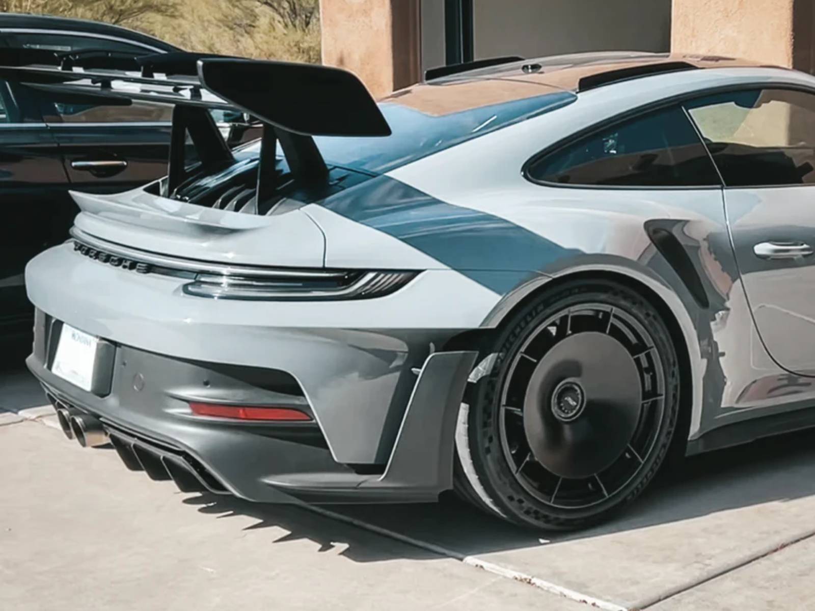 Aero disc rear wheel carbon fibre for magnesium wheels. Porsche 992 GT3 ...