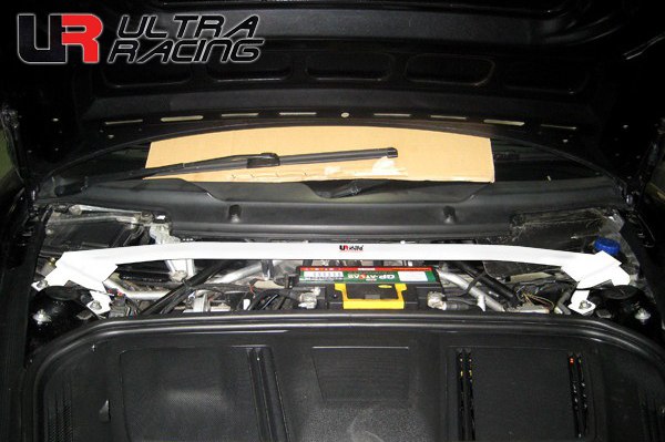Porsche 997 Front Strut Bar Ultra Racing - TW2-1504 | Design 911
