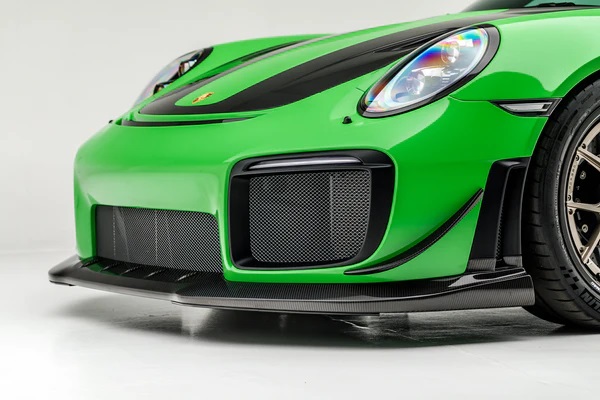 Front bumper lower spoiler in high gloss carbon fibre. Porsche 991.2 ...