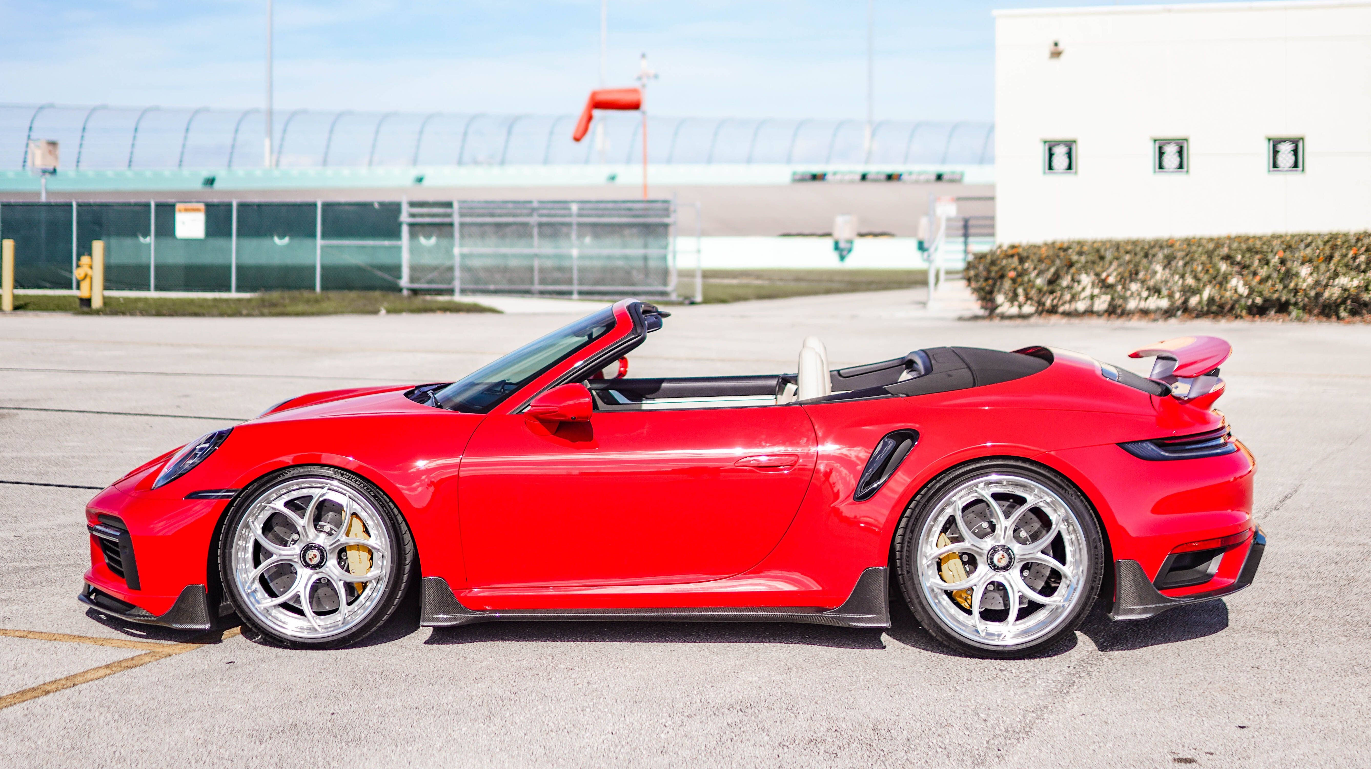 Side skirt set. Porsche 992 turbo S - 1016.992.TTS.04 | Design 911