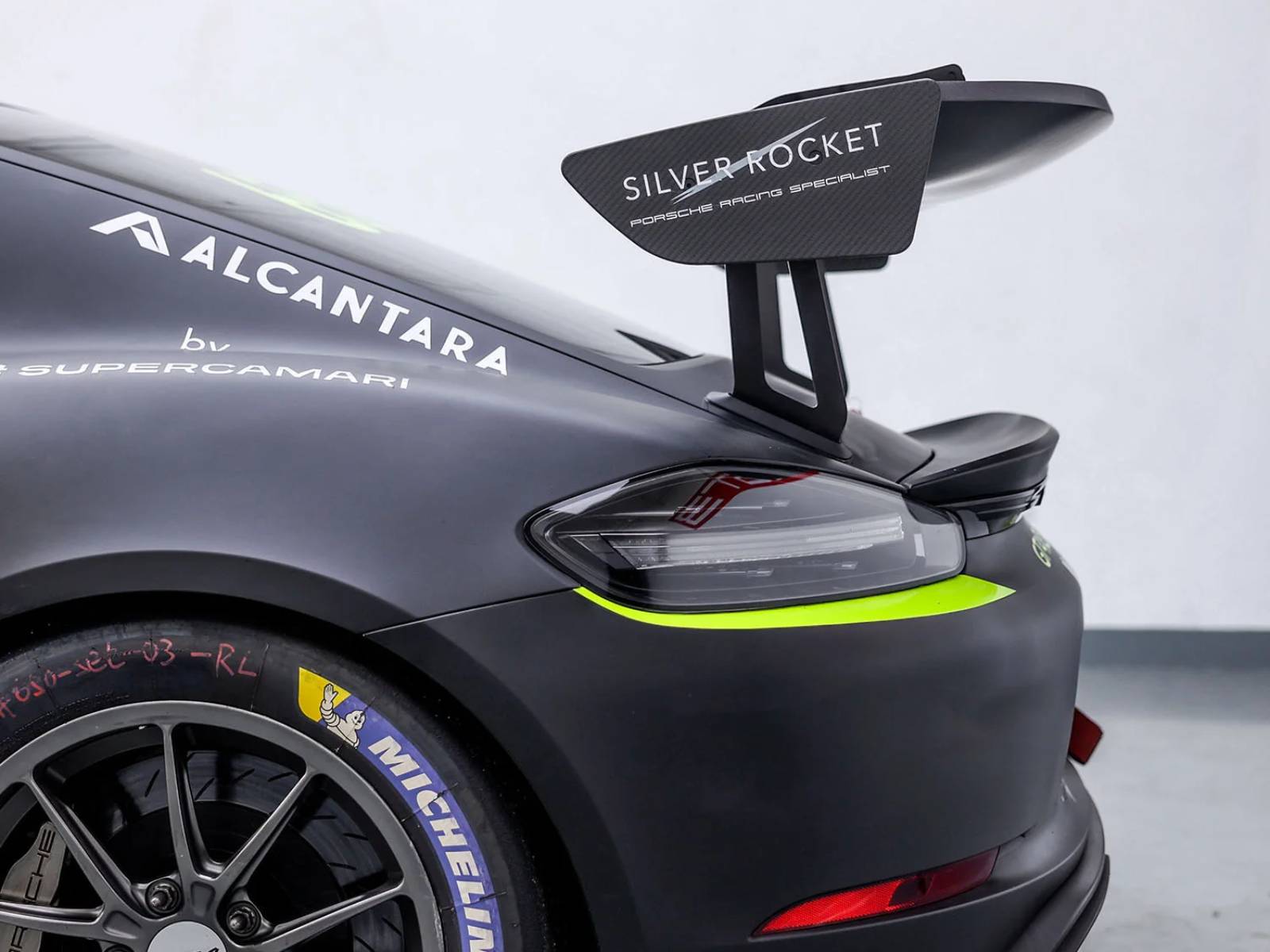 Swan Neck Rear spoiler / wing and 3" aluminium riser kit. Porsche 718 ...