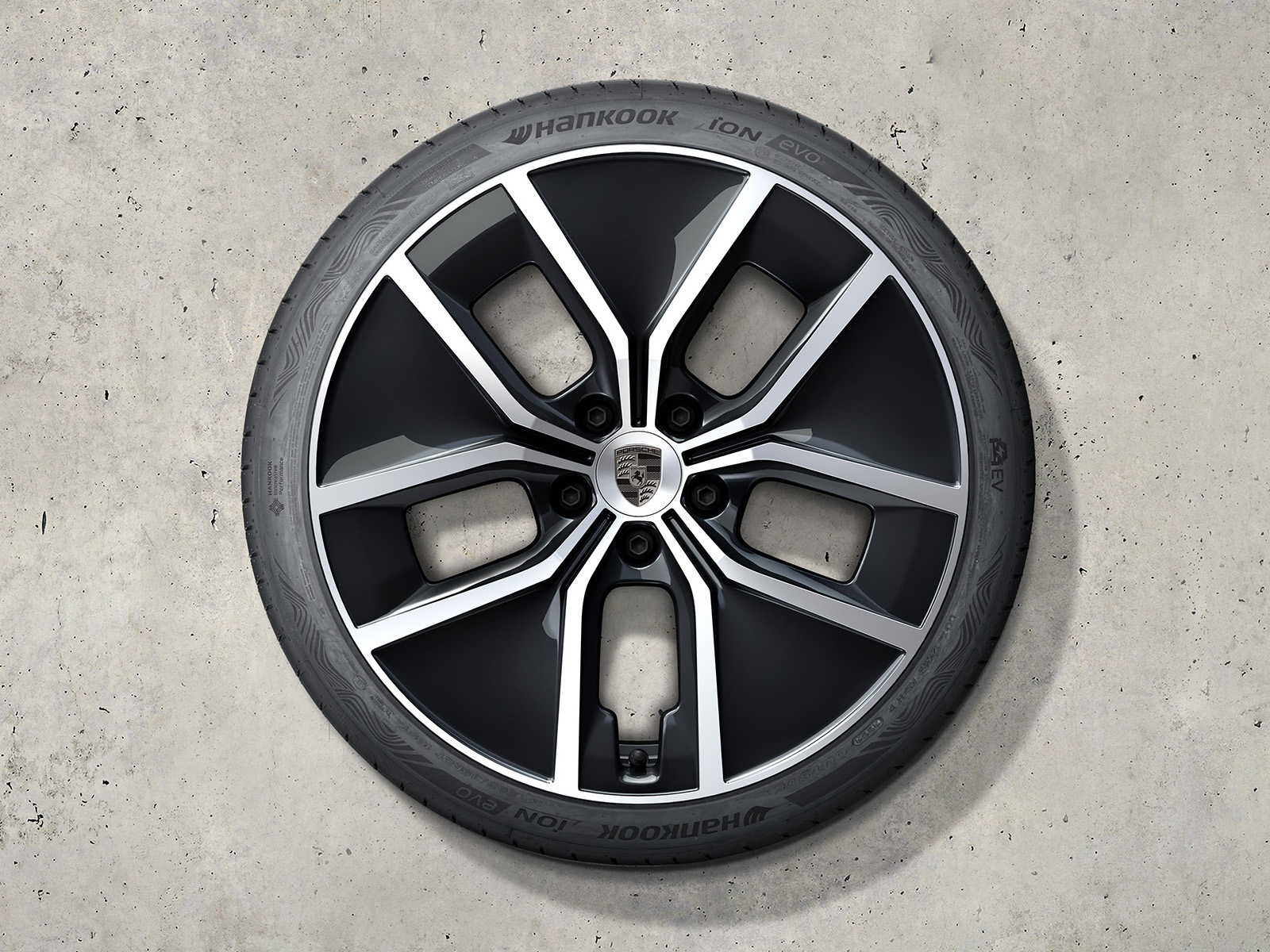 21-inch Aero design summer wheel-and-tyre set. Porsche Taycan (MK2 ...