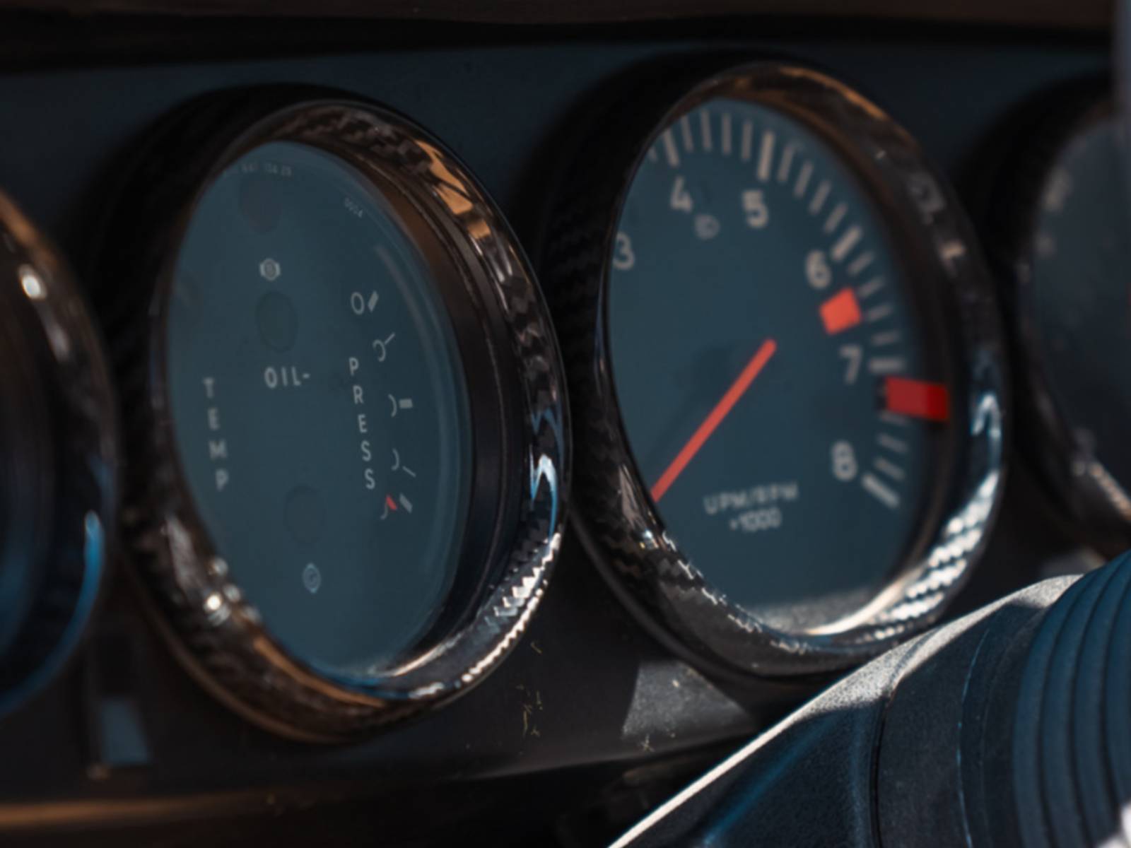Gauge bezels carbon fibre by Rennline. Porsche 911 / 912 / 930 / 964 ...