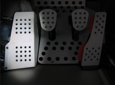 Rennline Aluminium Dead Pedal Perforated P13 - P13BLACK | Design 911