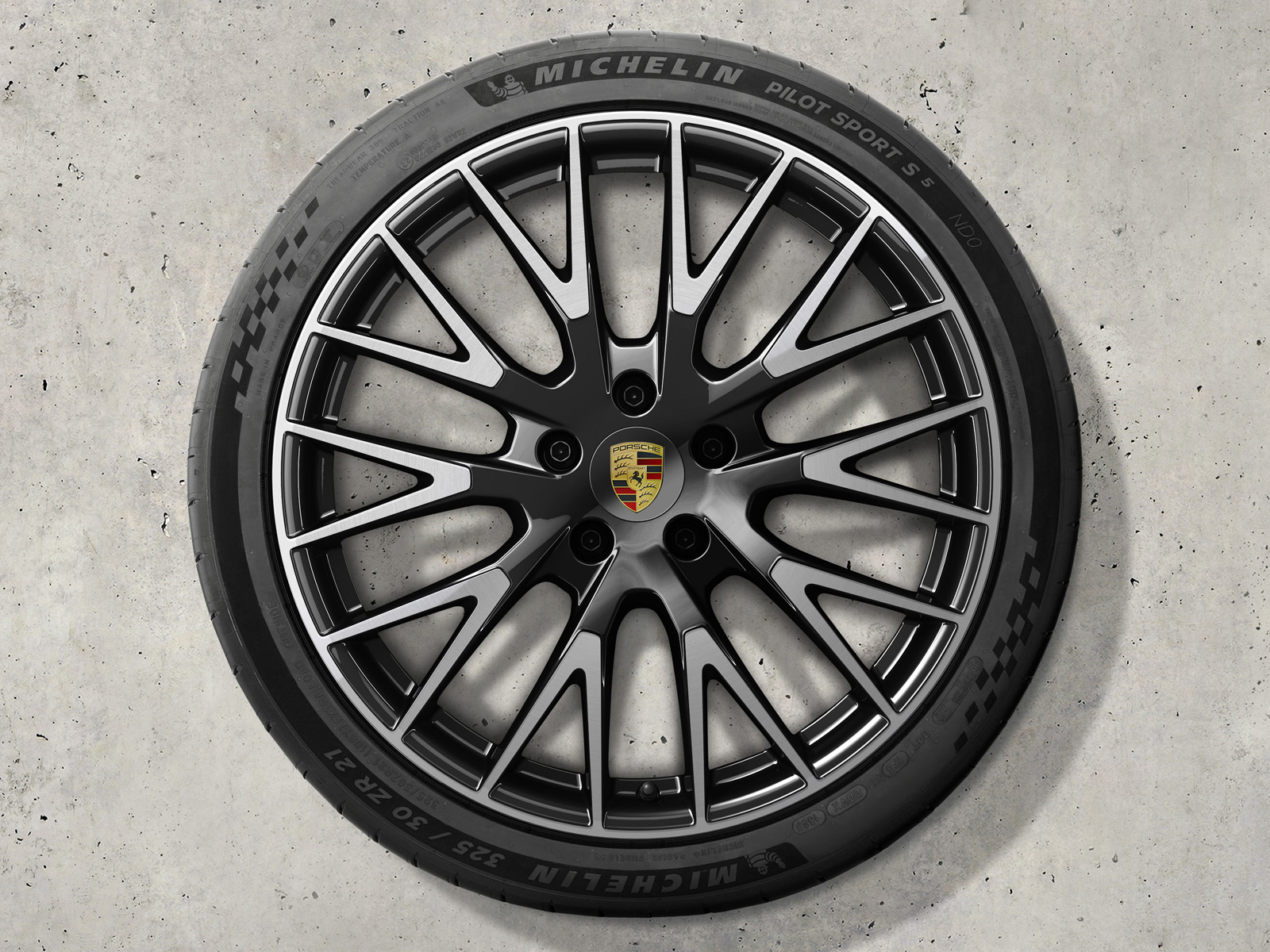 21-inch Panamera Exclusive Design alloy wheels and summer tyres ...