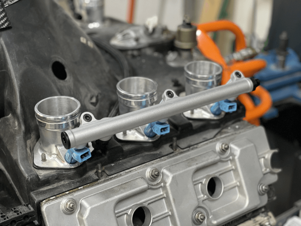 Precision fuel rail and regulator kit. Porsche 964 / 993 - 96411030700/ ...