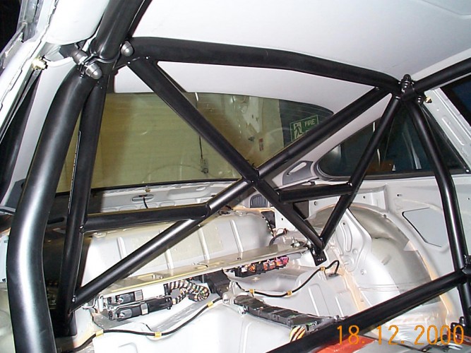 Roll cage 6 point bolt in with single door bars for Porsche 996 / 997 ...